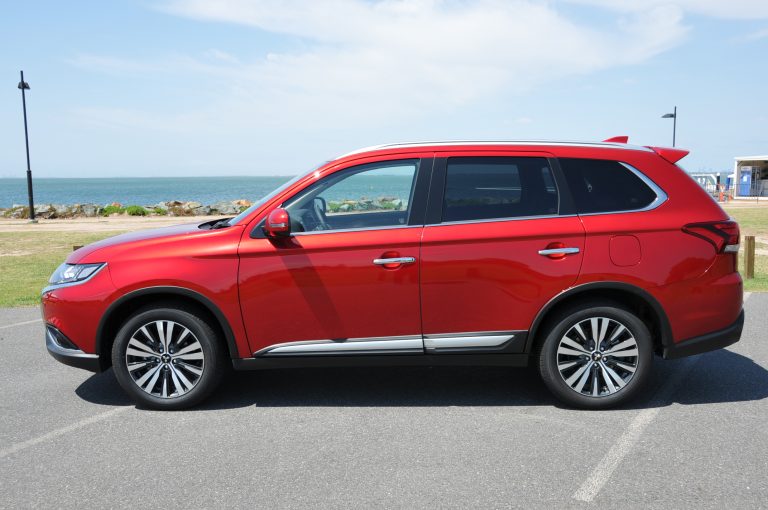 2020 Mitsubishi Outlander Exceed Review. - The Car Guy | by Bob Aldons